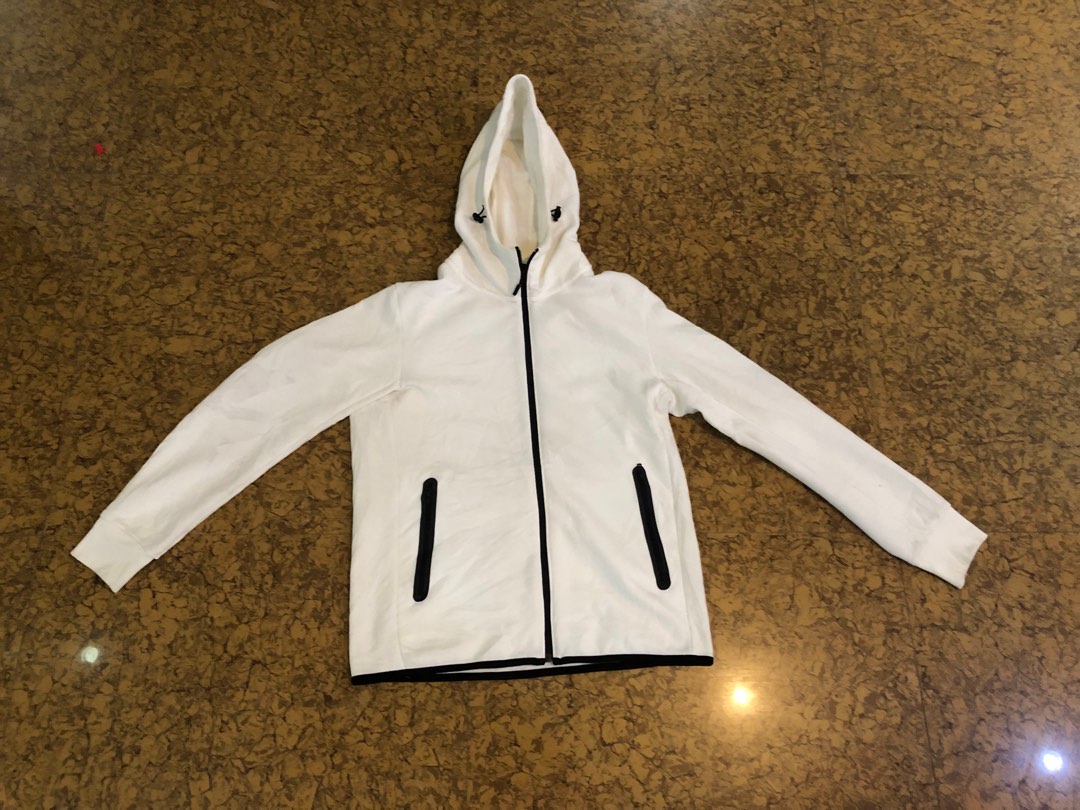 Uniqlo tf size medium, Men's Fashion, Coats, Jackets and Outerwear on ...