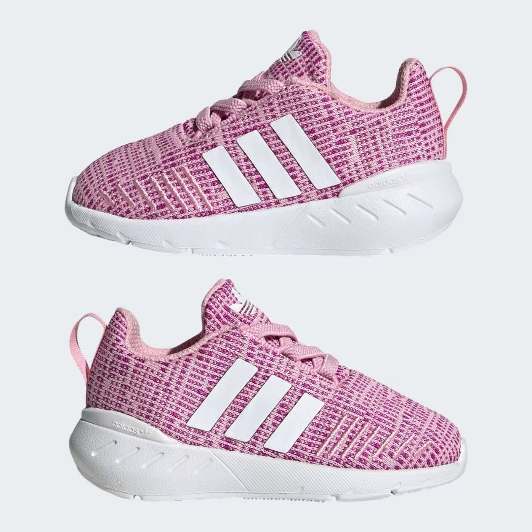 Adidas Snug fit, Women's Fashion, Footwear, Sneakers on Carousell