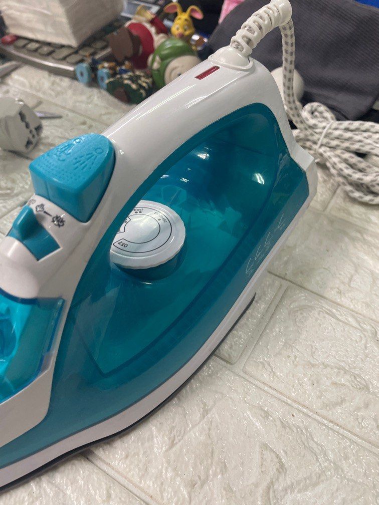 Anko Steam Iron SL, TV & Home Appliances, Irons & Steamers on Carousell