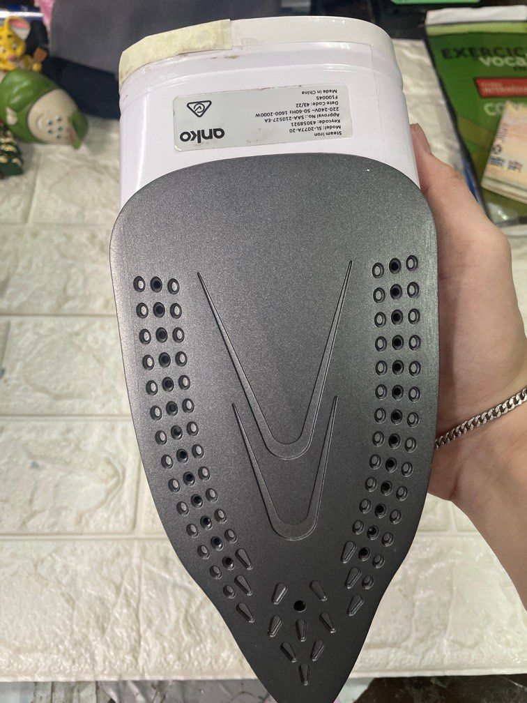Anko Steam Iron SL, TV & Home Appliances, Irons & Steamers on Carousell