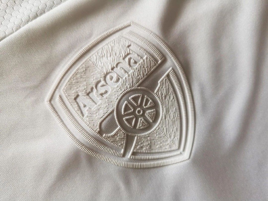 Arsenal White Kit Special Edition, Men's Fashion, Activewear on Carousell