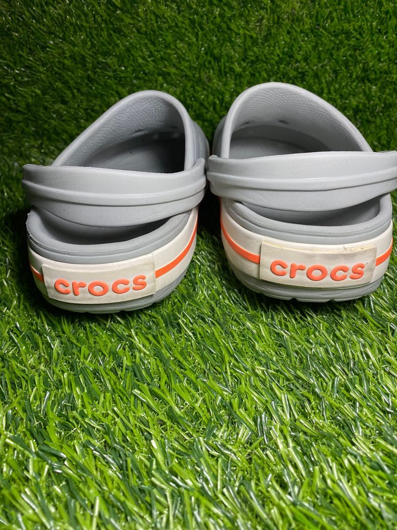 As454 CROCS GRAY M6 W8, Men's Fashion, Footwear, Slippers & Slides on Carousell