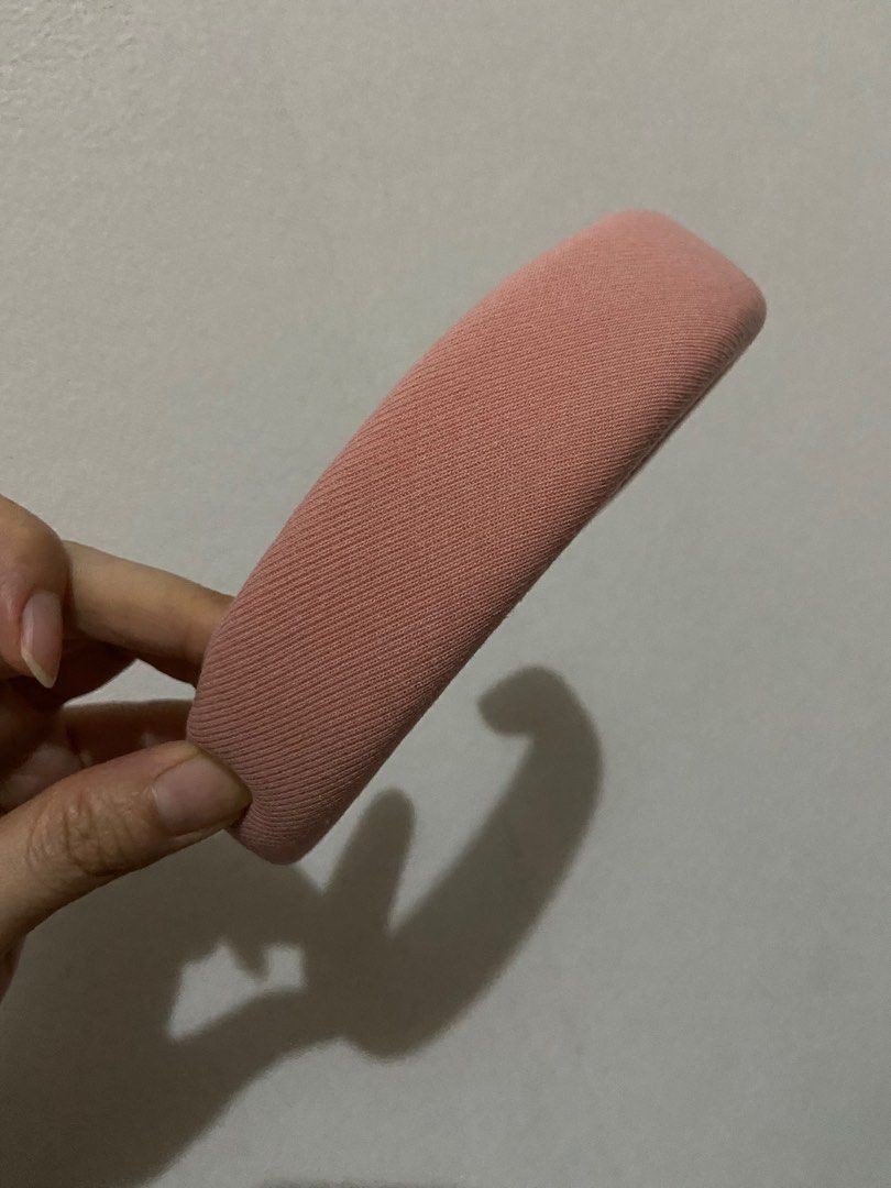 Bando Korea Pink lebar, Fesyen Wanita, Aksesoris di Carousell