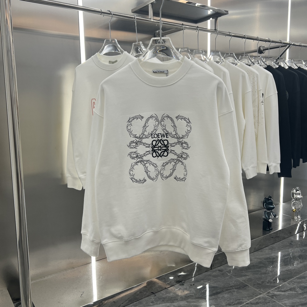 BN Authentic Loewe Letter Embroidered Crew Neck Sweatshirt, Men's ...