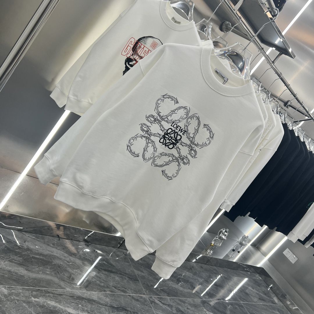 BN Authentic Loewe Letter Embroidered Crew Neck Sweatshirt, Men's ...