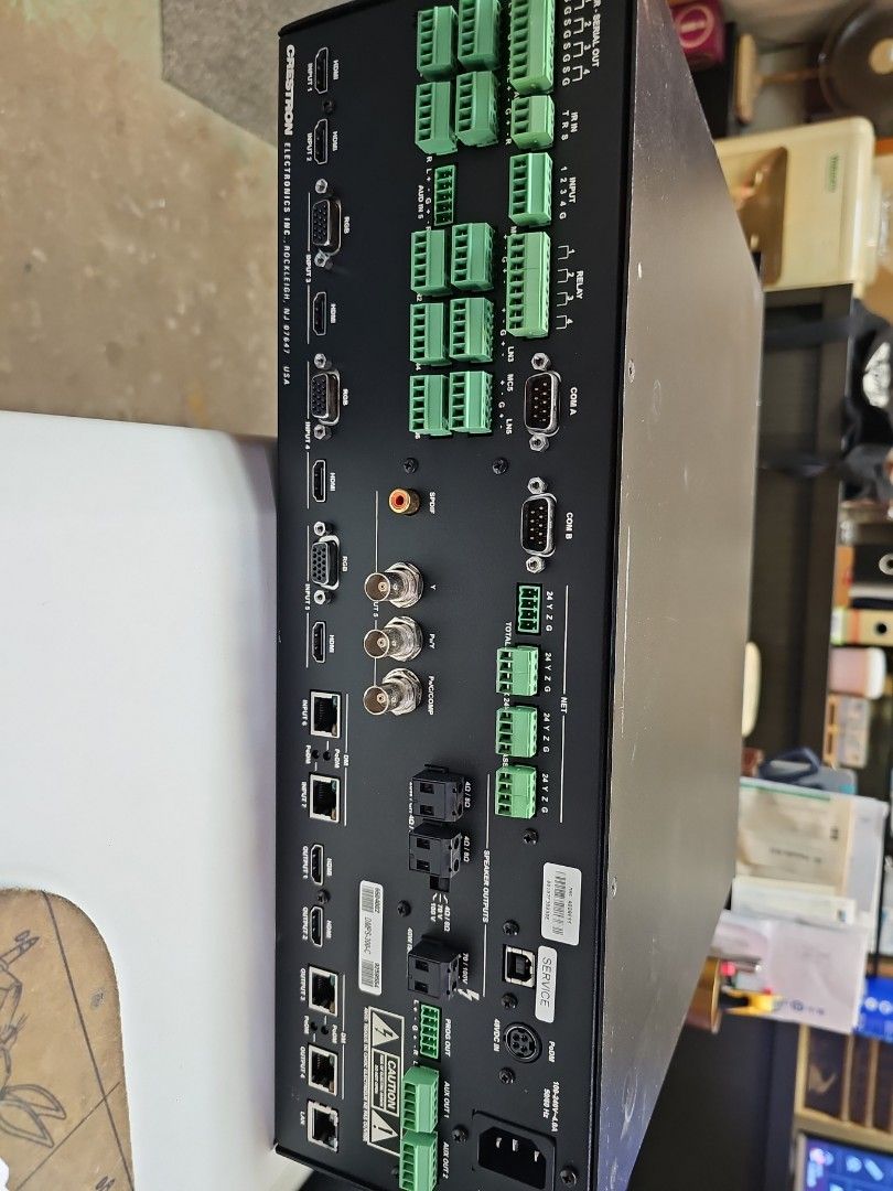 Crestron DMPS-300-C 無電到, 電腦＆科技, 商務用科技產品 - Carousell