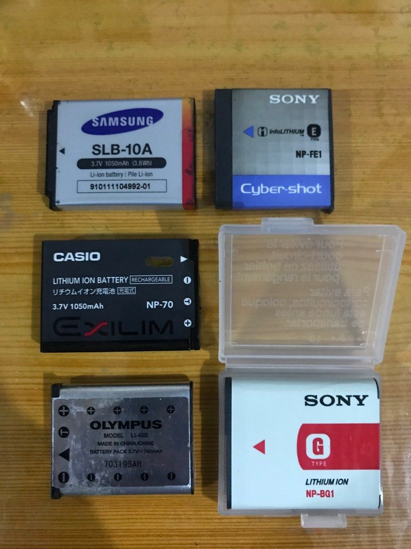 digicam battery, Photography, Cameras on Carousell