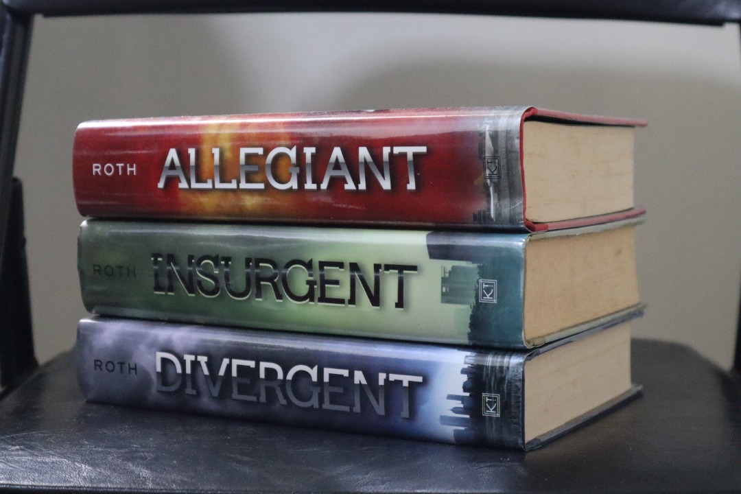 Divergent Trilogy Set by Veronica Roth (Hardbound), Hobbies & Toys ...