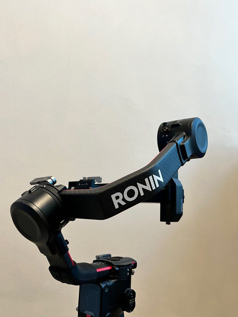 DJI RS2 Pro Full Kit, Photography, Video Cameras on Carousell