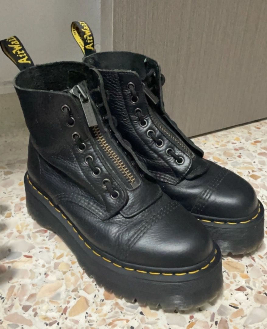 Dr Martens Docs Sinclairs, Women's Fashion, Footwear, Boots on Carousell