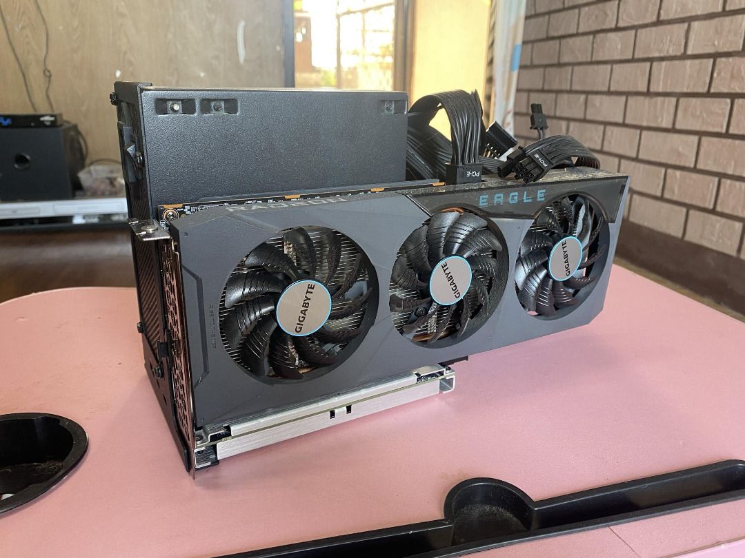 EGPU: TH3P4G3 Thunderbolt external graphics card enclosure, Computers ...