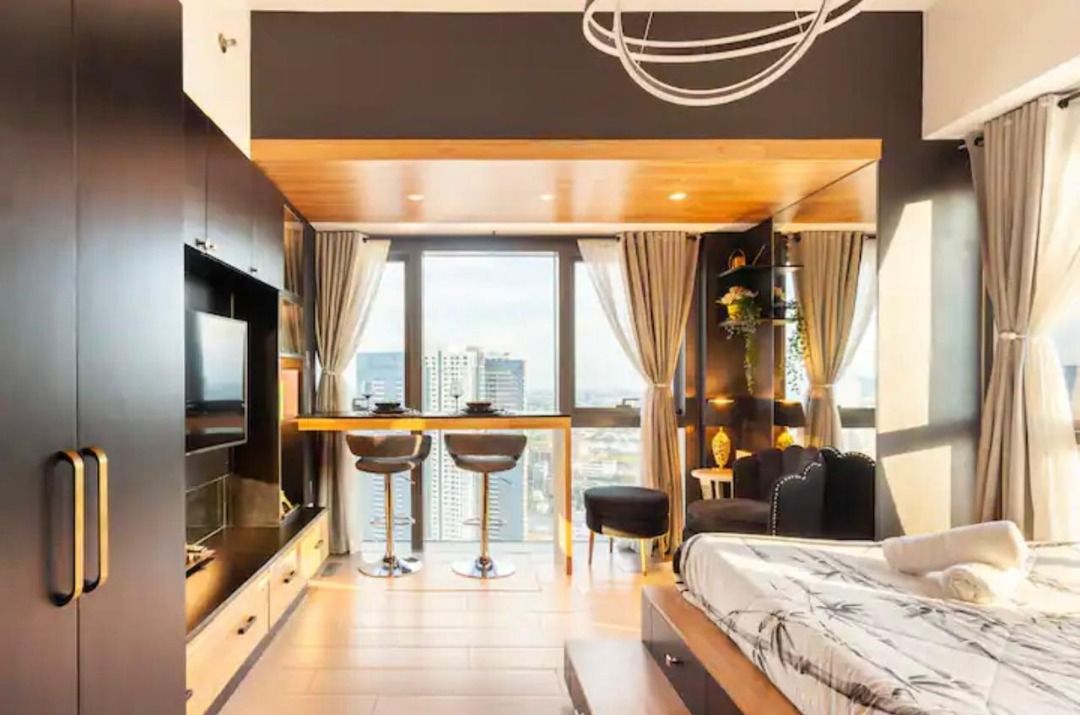 Corner Studio Unit in One Eastwood Avenue Tower 1 Upgraded and Fully ...