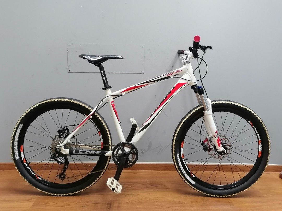 Giant Revel Mountain Bike, high specifications, Sports Equipment ...