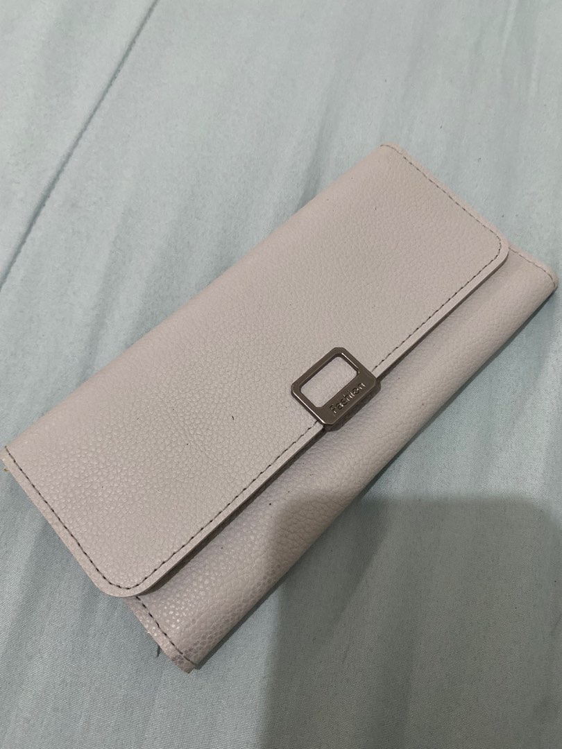 Gray trifold wallet, Women's Fashion, Bags & Wallets, Wallets & Card ...