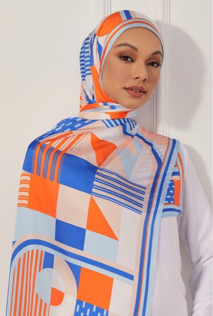 Groovy Duck Shawl in Summertime Blues, Women's Fashion, Muslimah ...