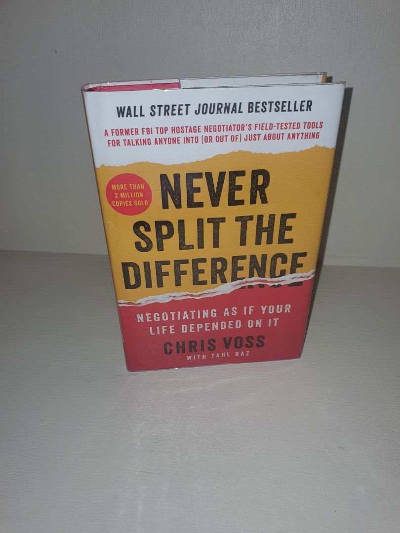 (Hardcover) Never Split the difference by chriss voss, Hobbies & Toys ...
