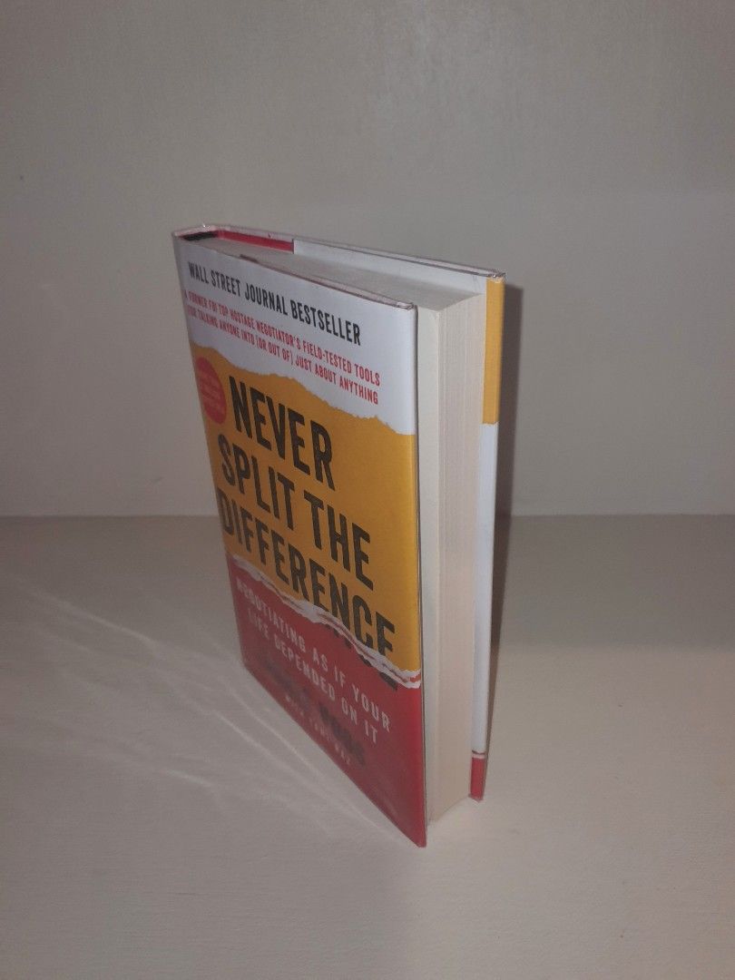(Hardcover) Never Split the difference by chriss voss, Hobbies & Toys ...