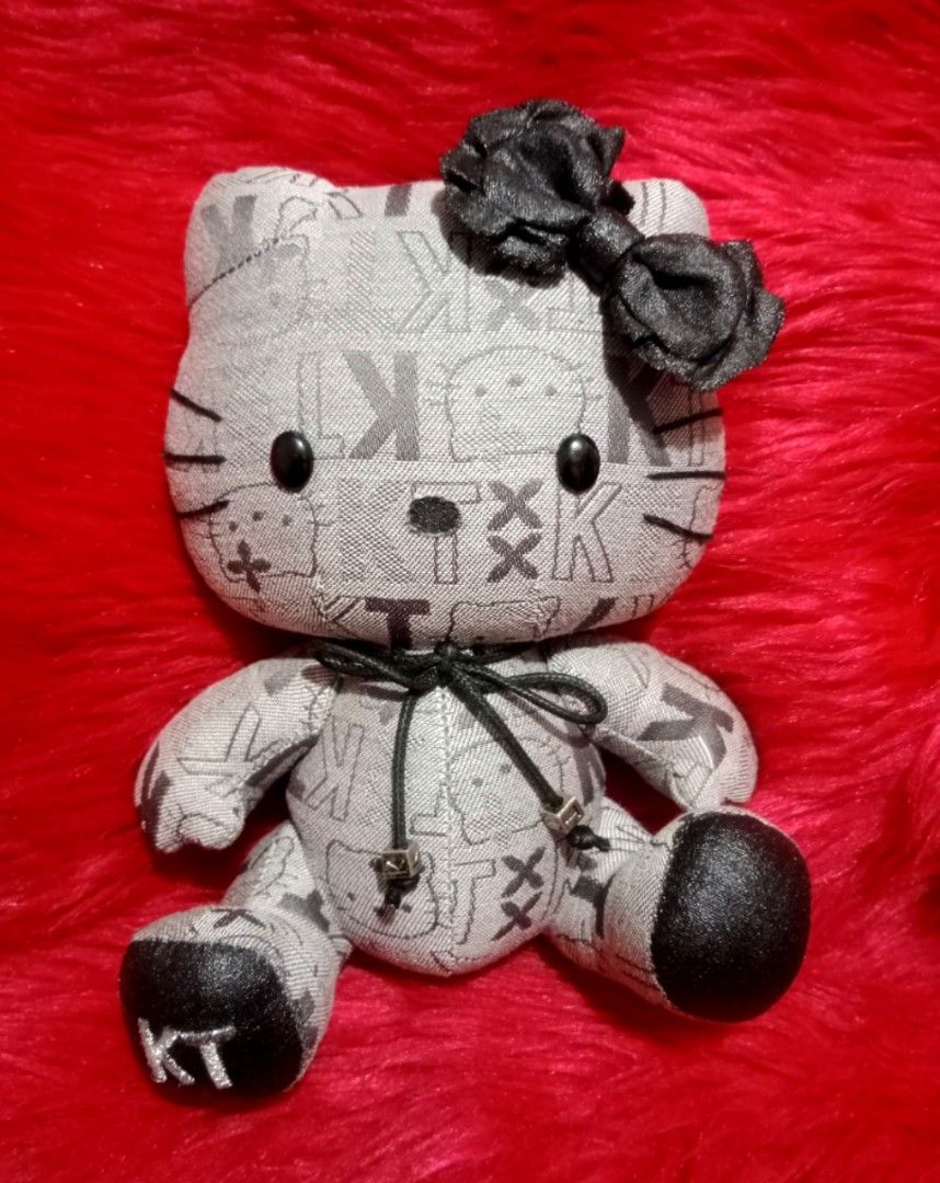 Hello kitty vivitix monogram hobby rare ex, Hobbies & Toys, Toys ...