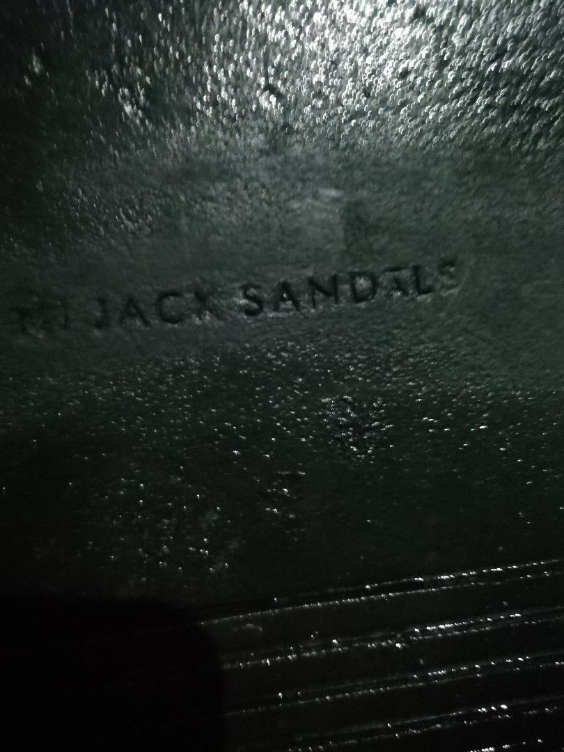 Hijack sepatu sandal strap ungu, Fesyen Pria, Sepatu , Sandal di Carousell