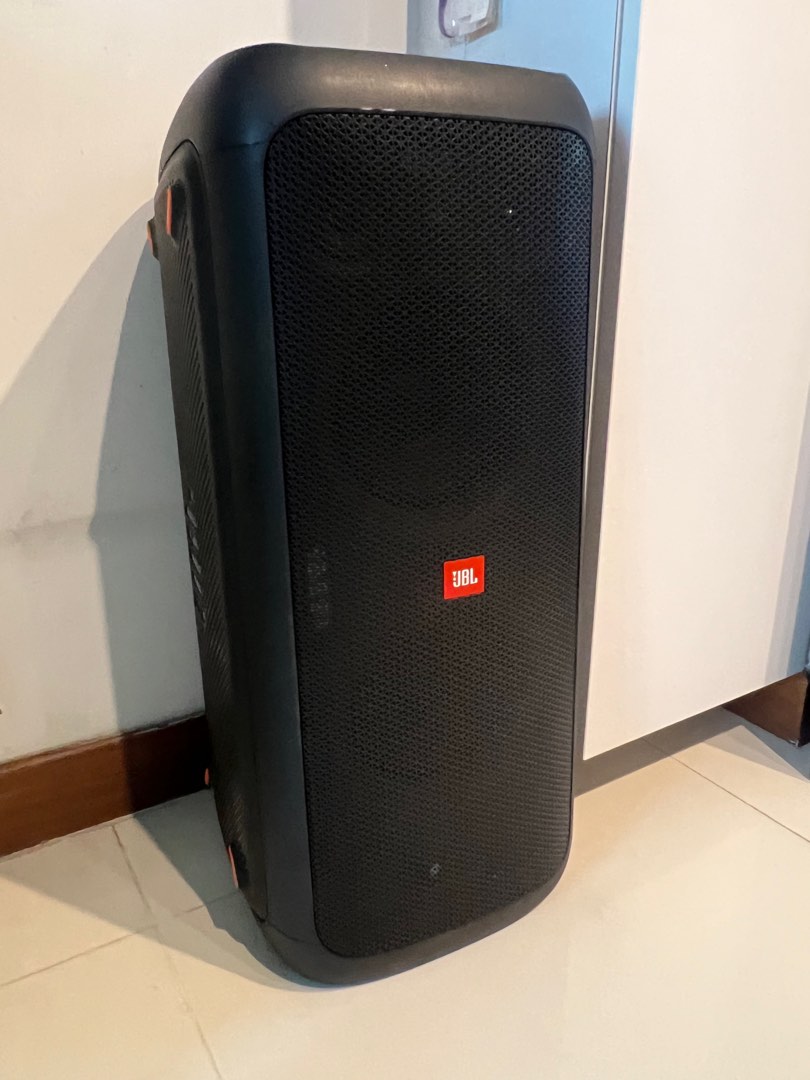 JBL speaker partybox300, Audio, Soundbars, Speakers & Amplifiers on Carousell
