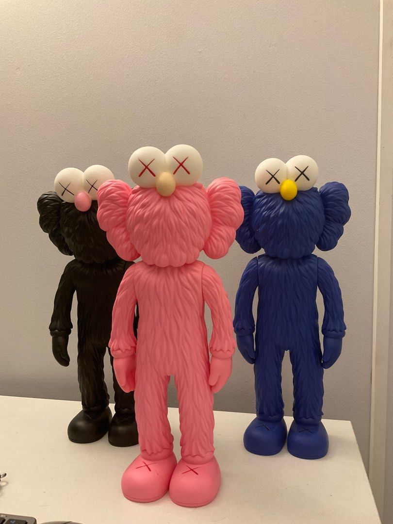 Kaws display set, Hobbies & Toys, Toys & Games on Carousell