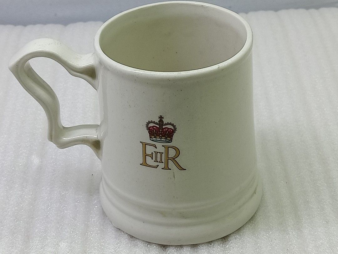 Liverpool Pottery Queen Elizabeth Mug England for 345 *O15, Hobbies ...