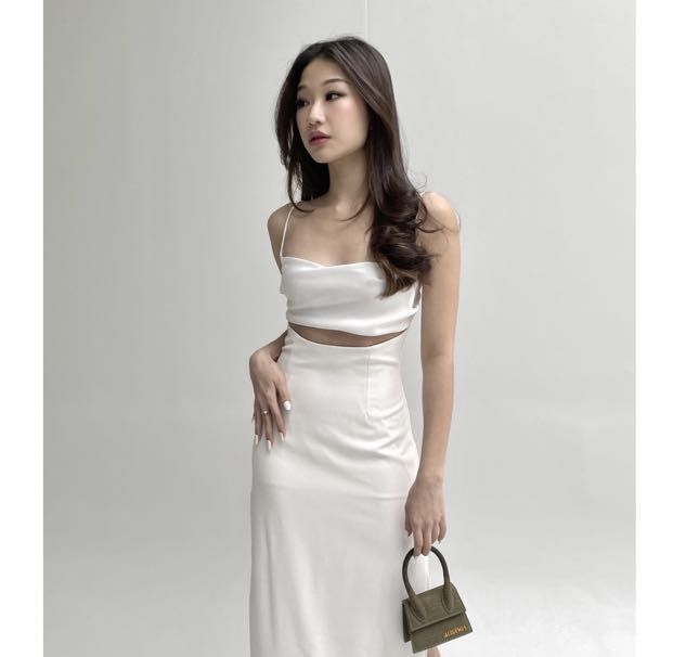 MALIKA BY MODELANO VINES DRESS, Fesyen Wanita, Pakaian Wanita, Gaun & Rok di Carousell