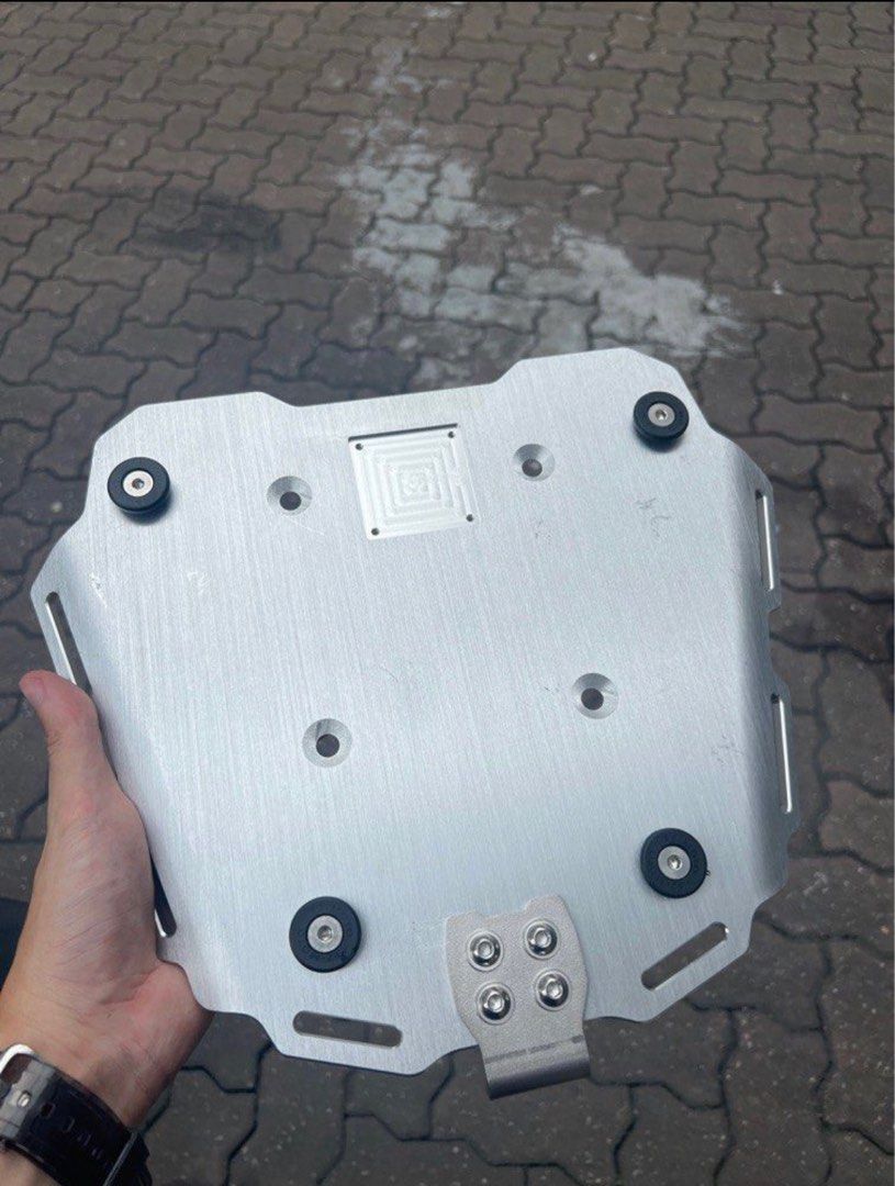 45L aluminium base plate, Motorcycles, Motorcycle Accessories on Carousell