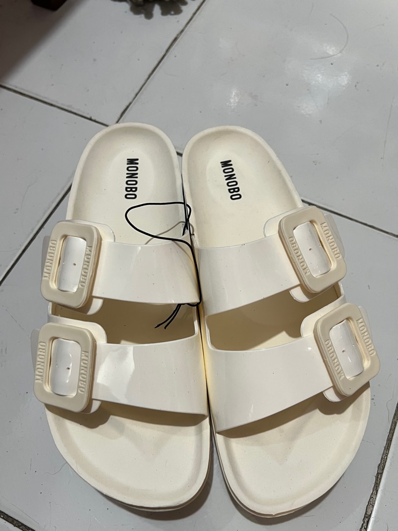 Monobo and jelly bunny, Women's Fashion, Footwear, Flats & Sandals on ...