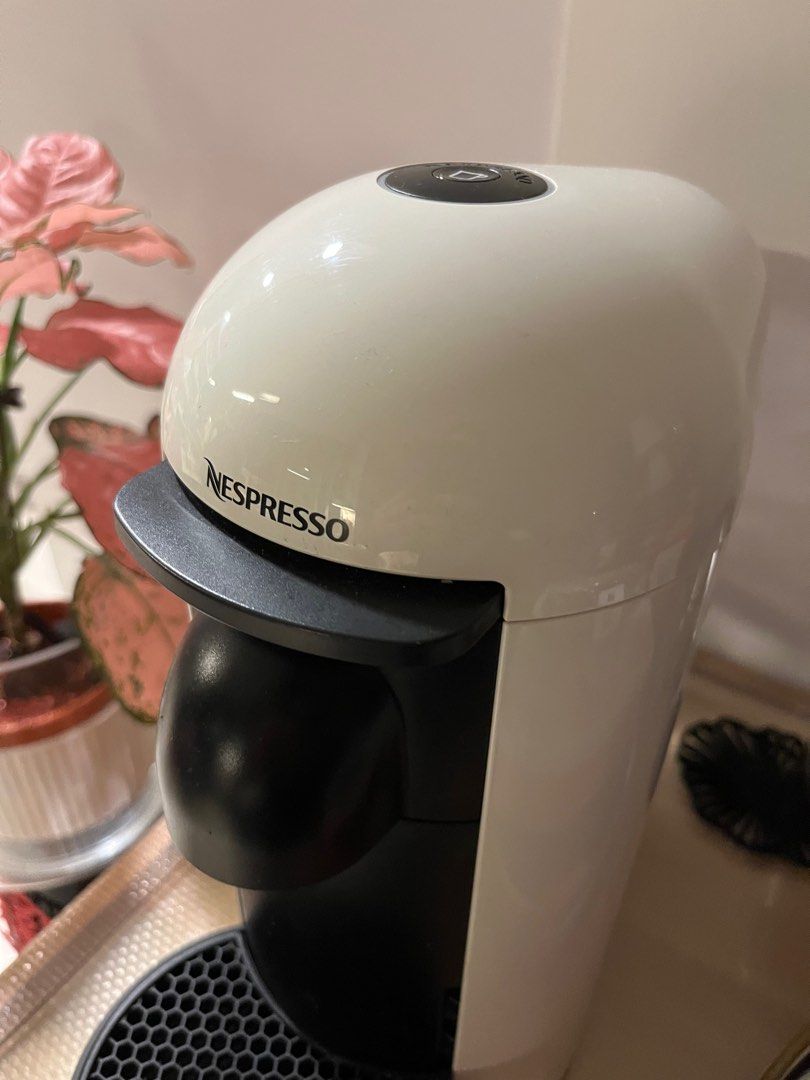 Nespresso Vertuo plus white, TV & Home Appliances, Kitchen Appliances ...