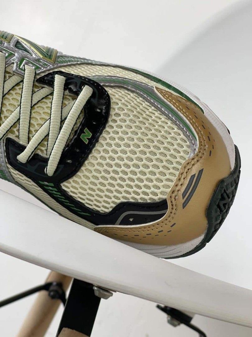 NEW BALANCE 860 V2, Men's Fashion, Footwear, Sneakers on Carousell