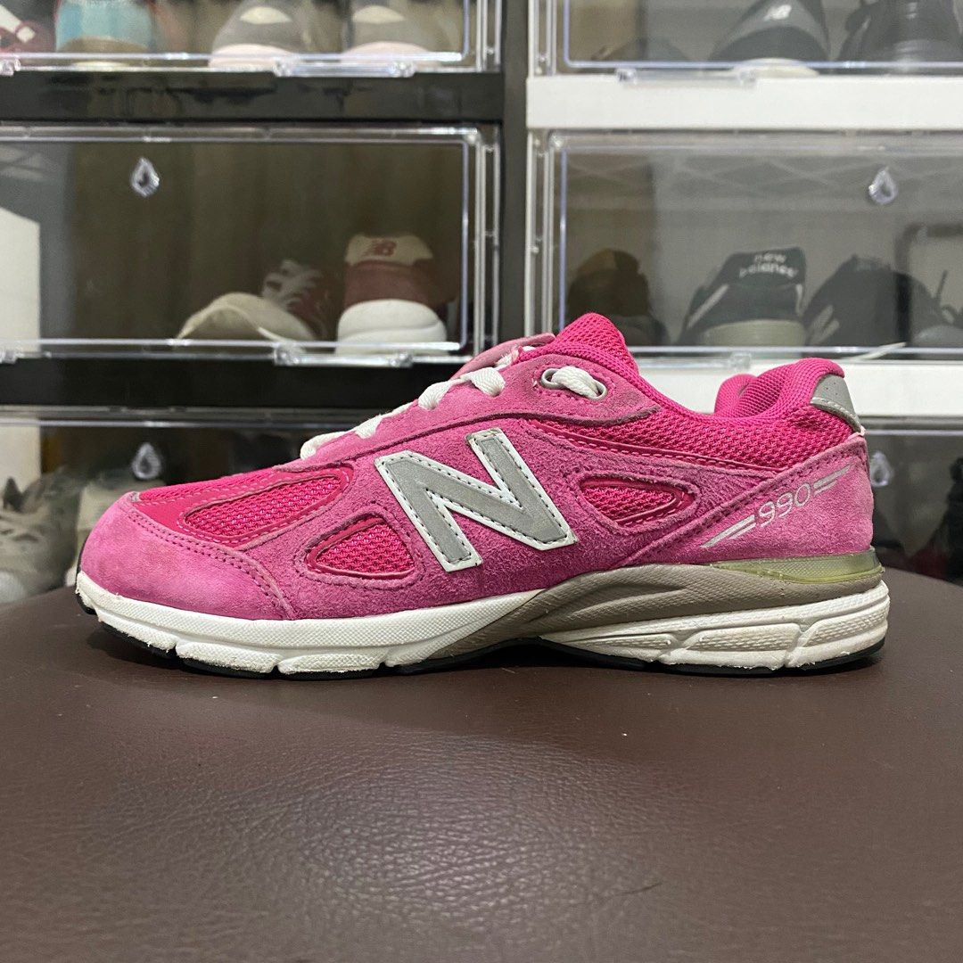 New balance 990 v4 Pink, Fesyen Wanita, Sepatu di Carousell