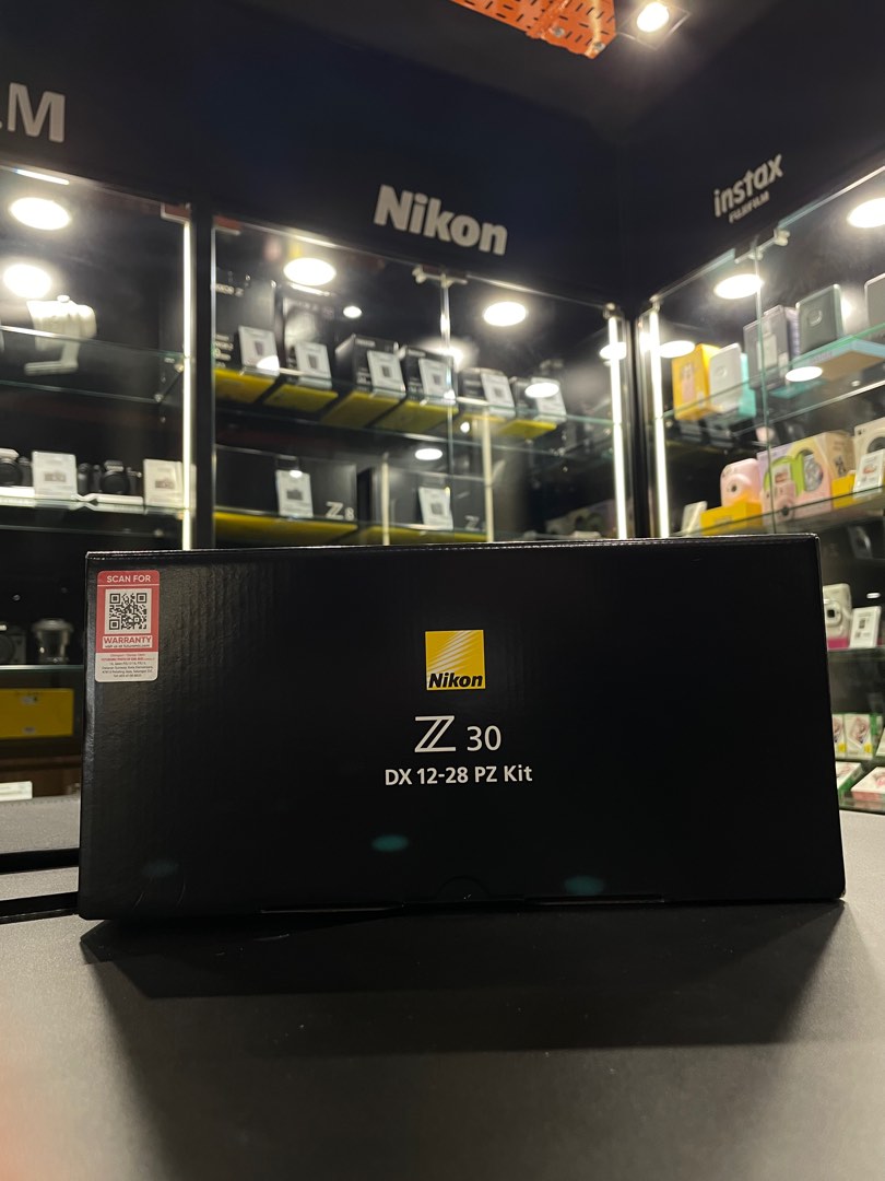 Nikon z30 DX 12-28mm, Photography, Cameras on Carousell