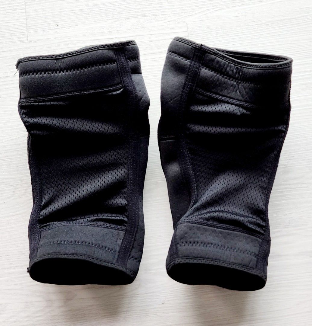 Nukeproof critical armour kneepad, Sports Equipment, Bicycles & Parts ...
