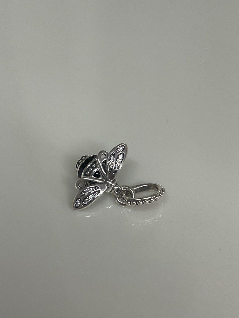 Pandora BEE dangle Charm / Sterling Silver, Women's Fashion, Jewelry ...
