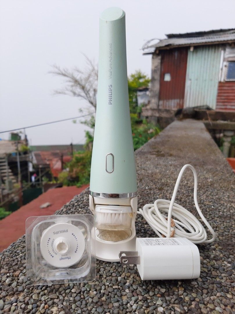Philips Facial Device, Beauty & Personal Care, Face, Face Care on Carousell