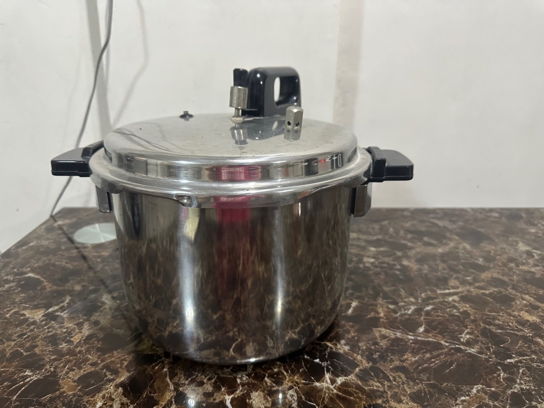 PRESSURE COOKER 6liters, Furniture & Home Living, Kitchenware ...