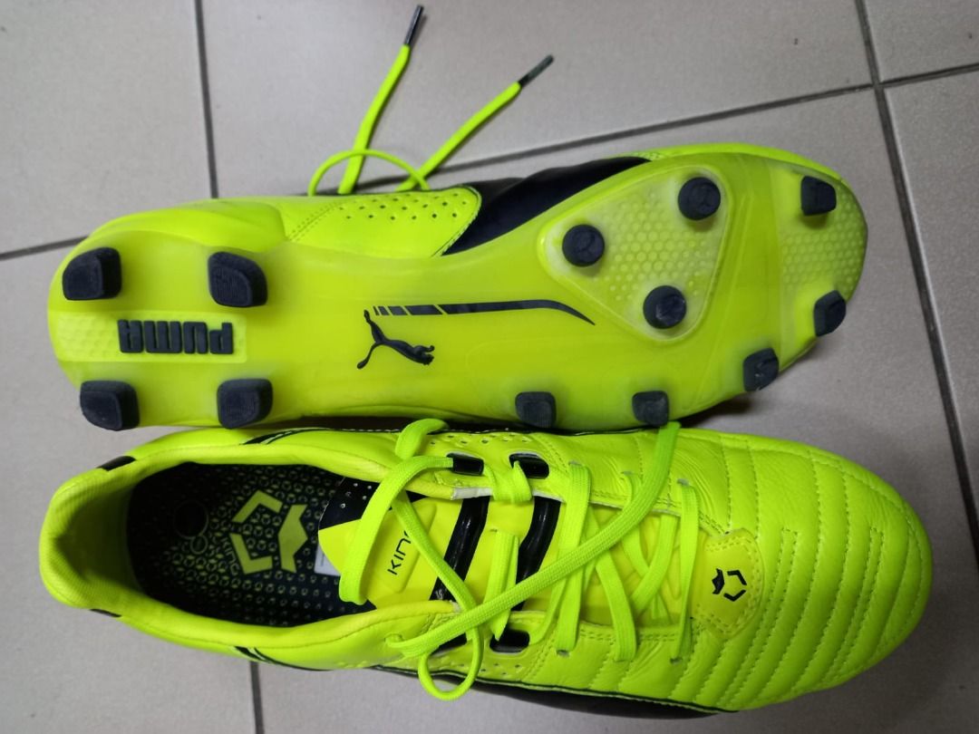 Puma Football shoes, Men's Fashion, Footwear, Boots on Carousell