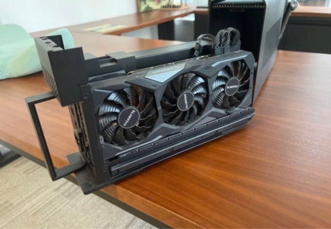 Razer Core (V2) eGPU with NVIDIA GEFORCE RTX 2080, 電腦＆科技, 電腦周邊及配件, 其他 ...