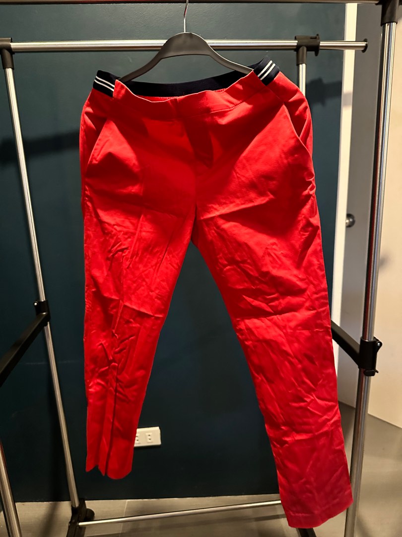 Red Uniqlo pants, Women's Fashion, Bottoms, Other Bottoms on Carousell