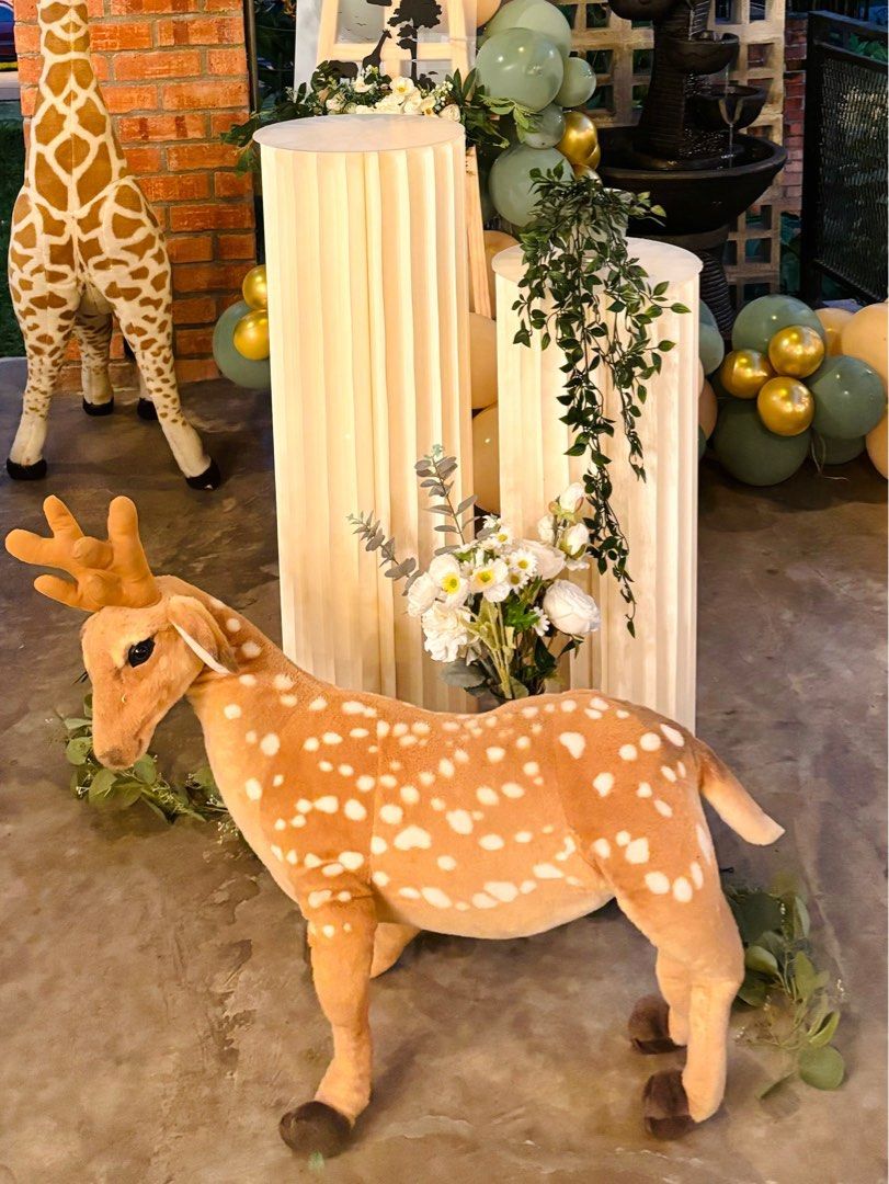 [RENT] Cylinder Stand Foldable, Furniture & Home Living, Home Decor ...