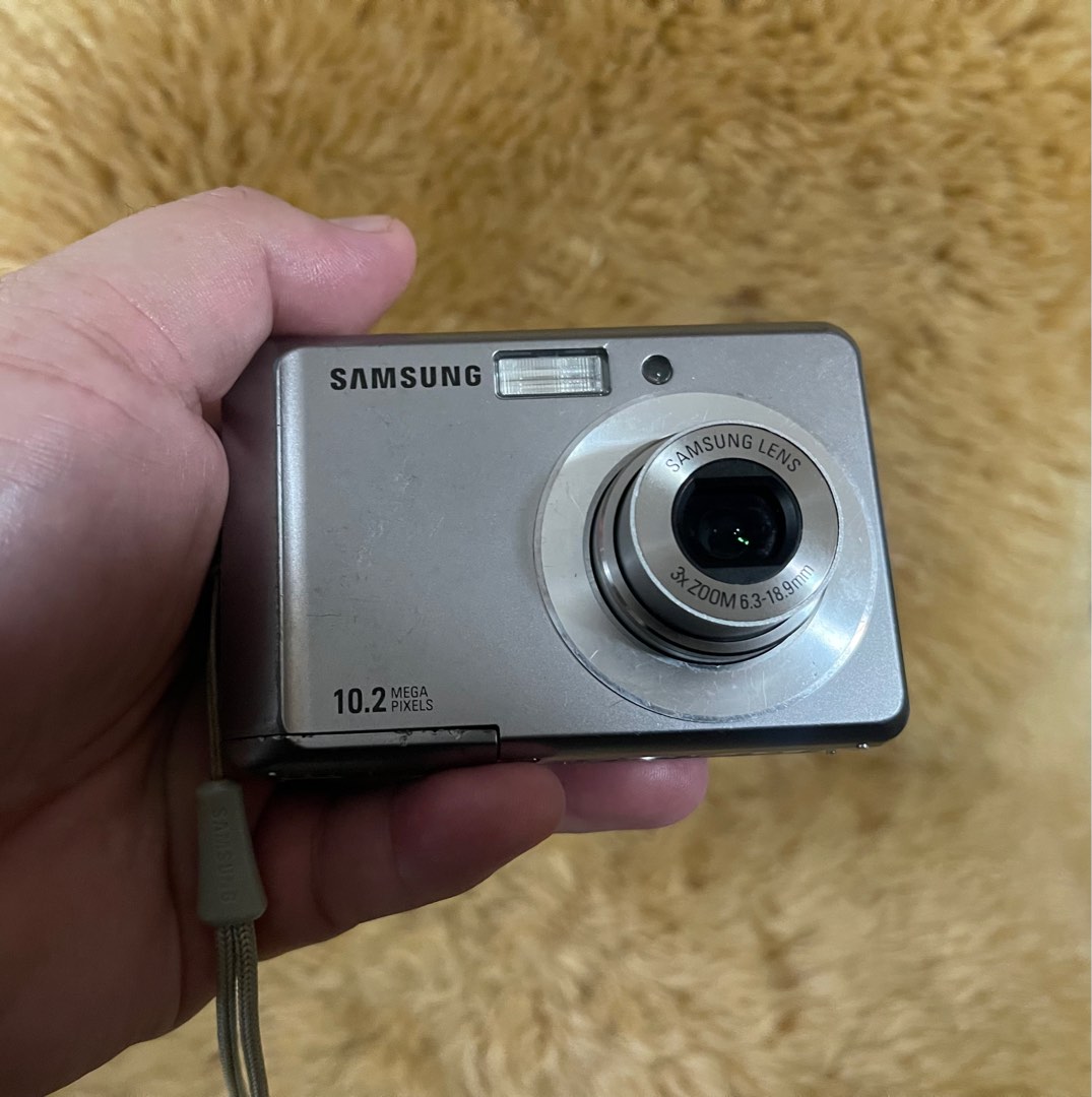Samsung ES15 Digital Camera, Photography, Cameras on Carousell
