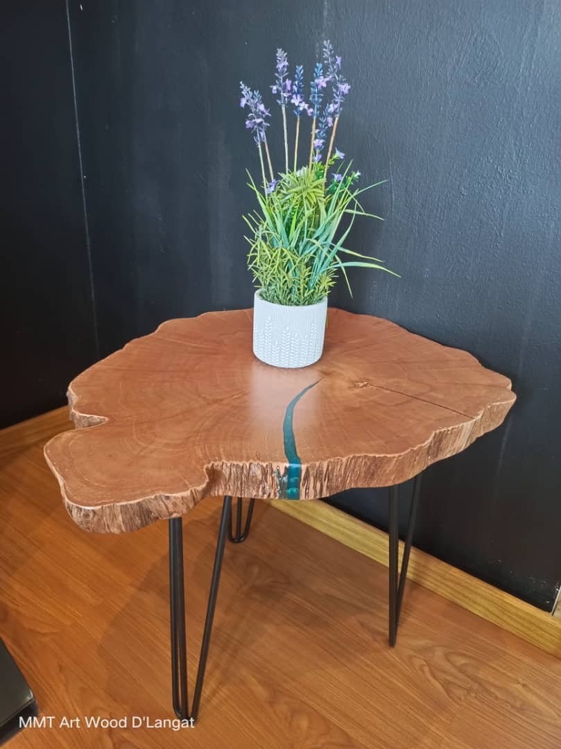 SIDE TABLE SOLID WOOD WITH OCEAN BLUE RAISIN EPOXY, Furniture & Home ...
