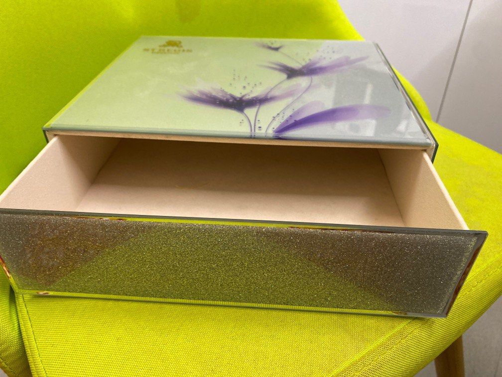 St regis Mooncake box with glitter drawer, Furniture & Home Living ...