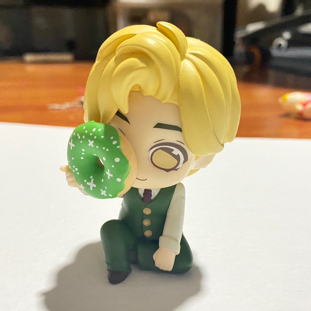 Takara tomy BTS donut hide n seek figure, jungkook, v, jhope, Hobbies ...