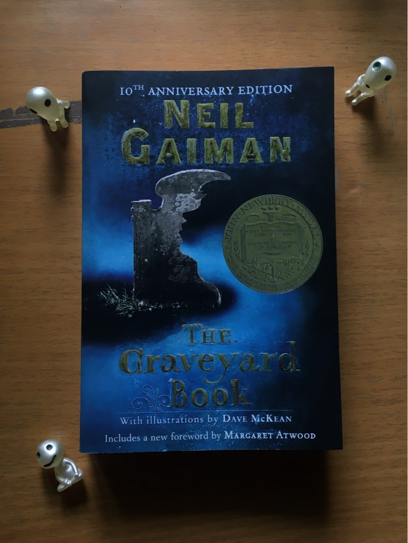 The Graveyard Book, Neil Gaiman, Hobbies & Toys, Books & Magazines ...