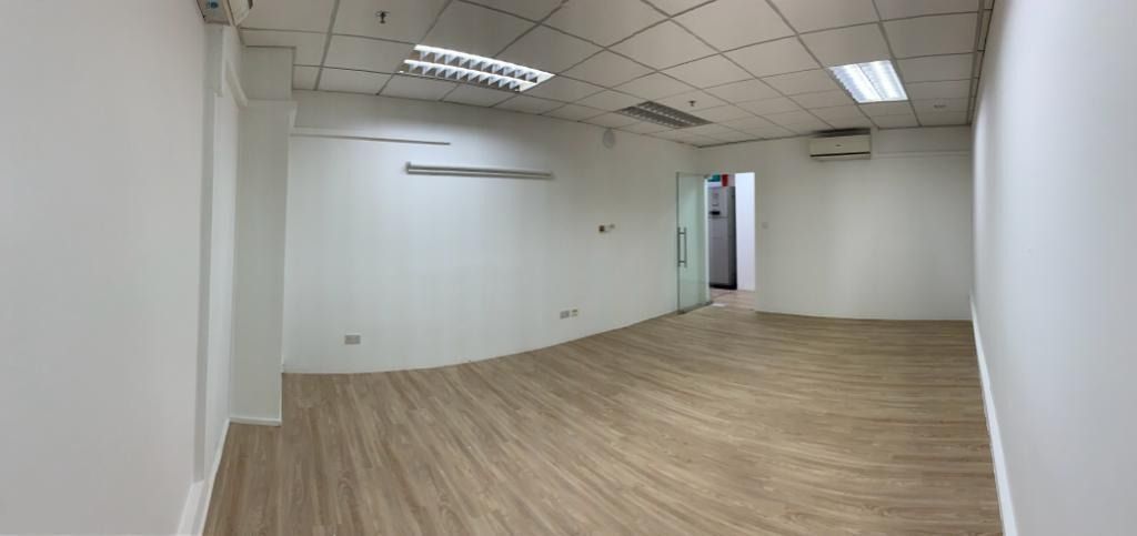 Tradehub 21 newly renovate vacant unit with beautiful flooring and ...