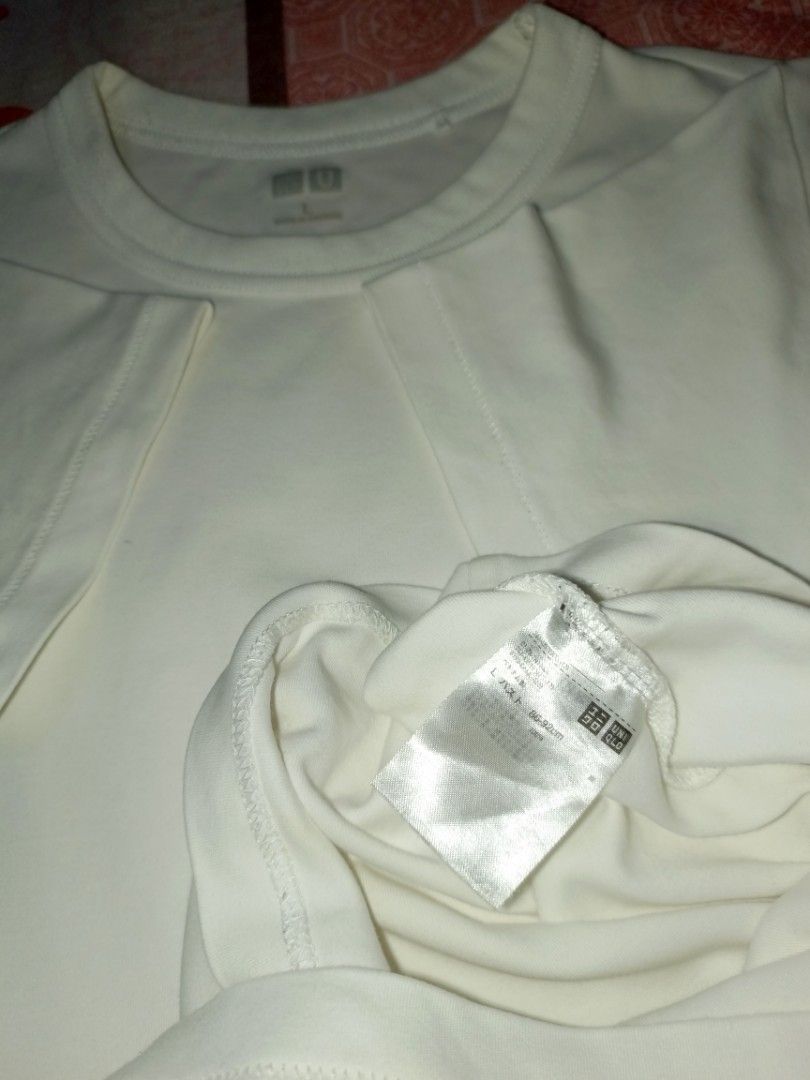 UNIQLO SINGLE STITCH, Women's Fashion, Tops, Shirts on Carousell