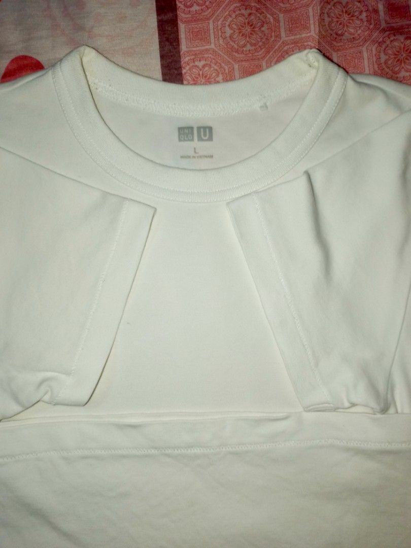 UNIQLO SINGLE STITCH, Women's Fashion, Tops, Shirts on Carousell