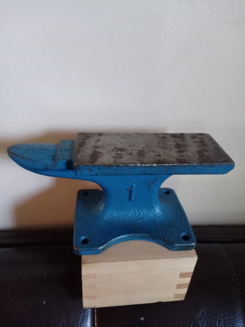 Vintage Mini Anvil, Hobbies & Toys, Memorabilia & Collectibles, Vintage ...